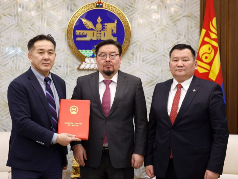 Хөрөнгө оруулалтын тухай хуулиас газартай холбоотой зөрчилтэй заалтыг хасах хуулийн төсөл өргөн